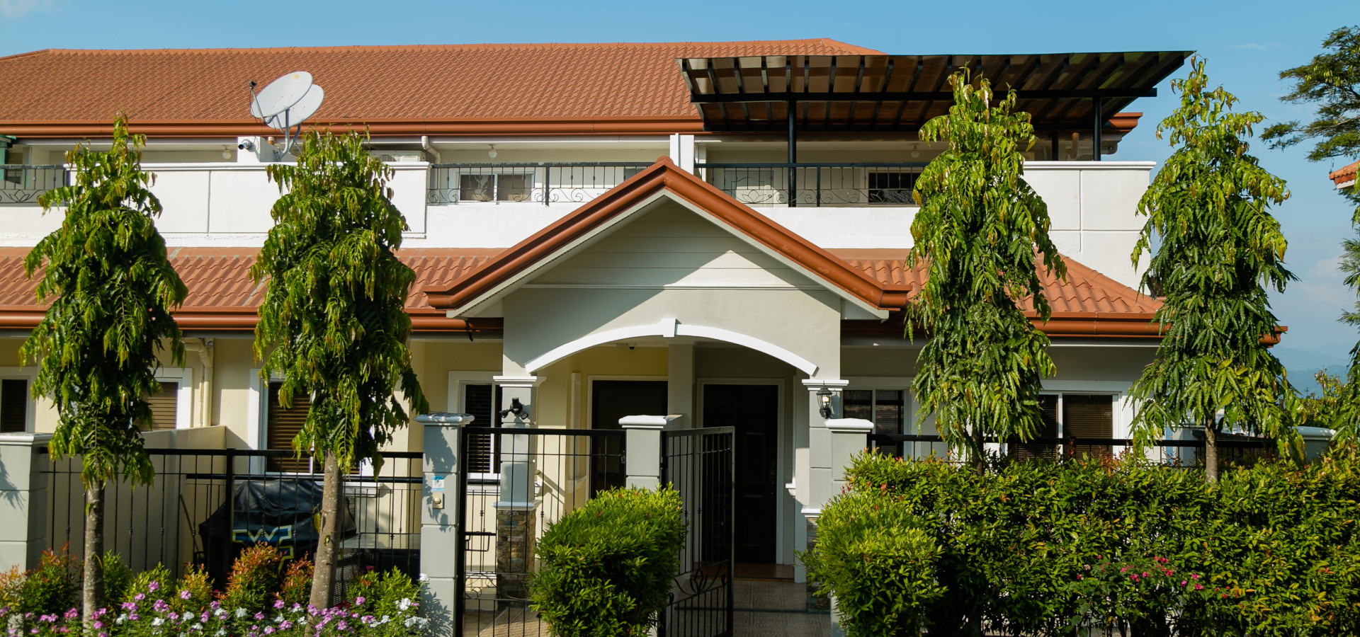 Cresta – Furnished with Custom Made Furniture | Subic Bay Properties